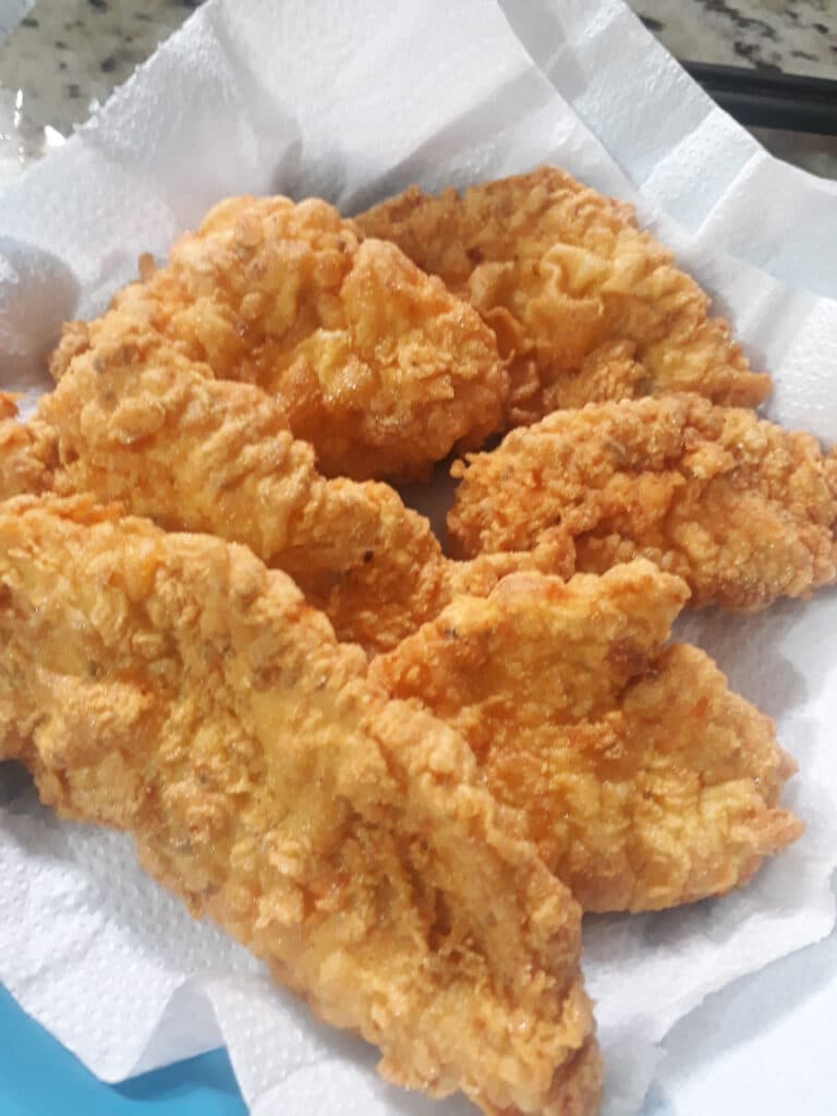 Frango empanado - com 3 ingredientes - Confeiteira