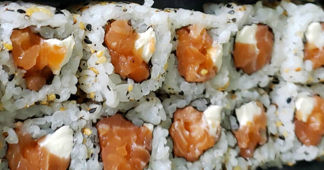 3 Receitas de Uramaki: Salmão, filadélfia e Abacate - Confeiteira