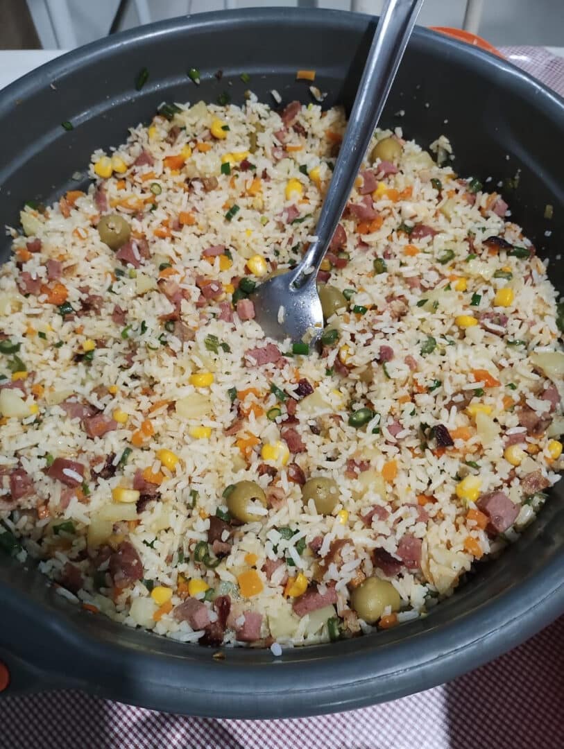 Receita de Arroz Temperado Super Fácil e rende muito!