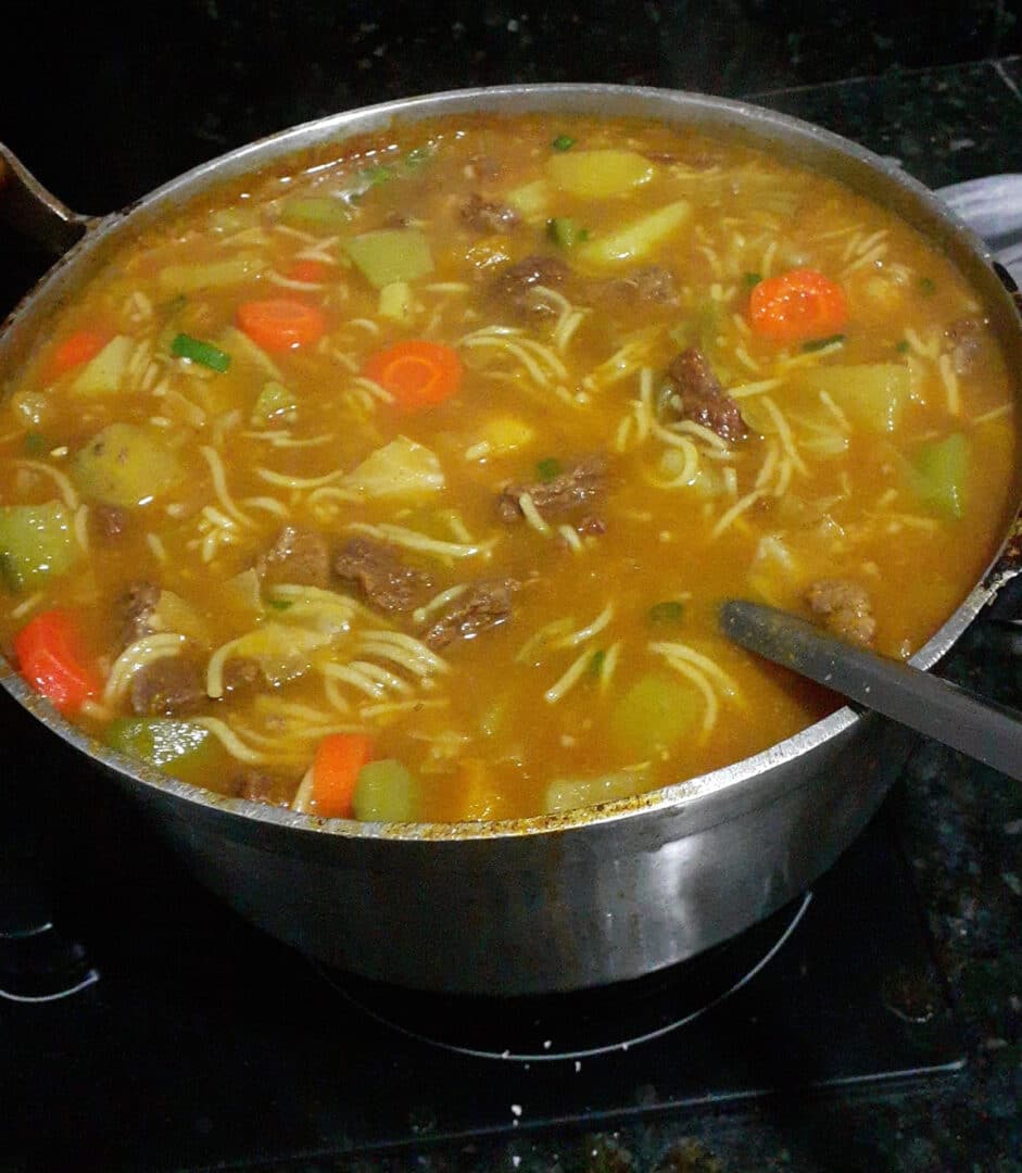 Sopa de Legumes Receita Fácil! Rende muito - Confeiteira