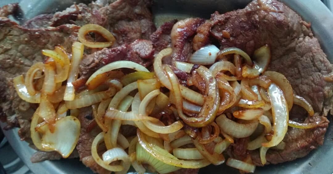 Bife Acebolado Melhor receita! Super Fácil de fazer.